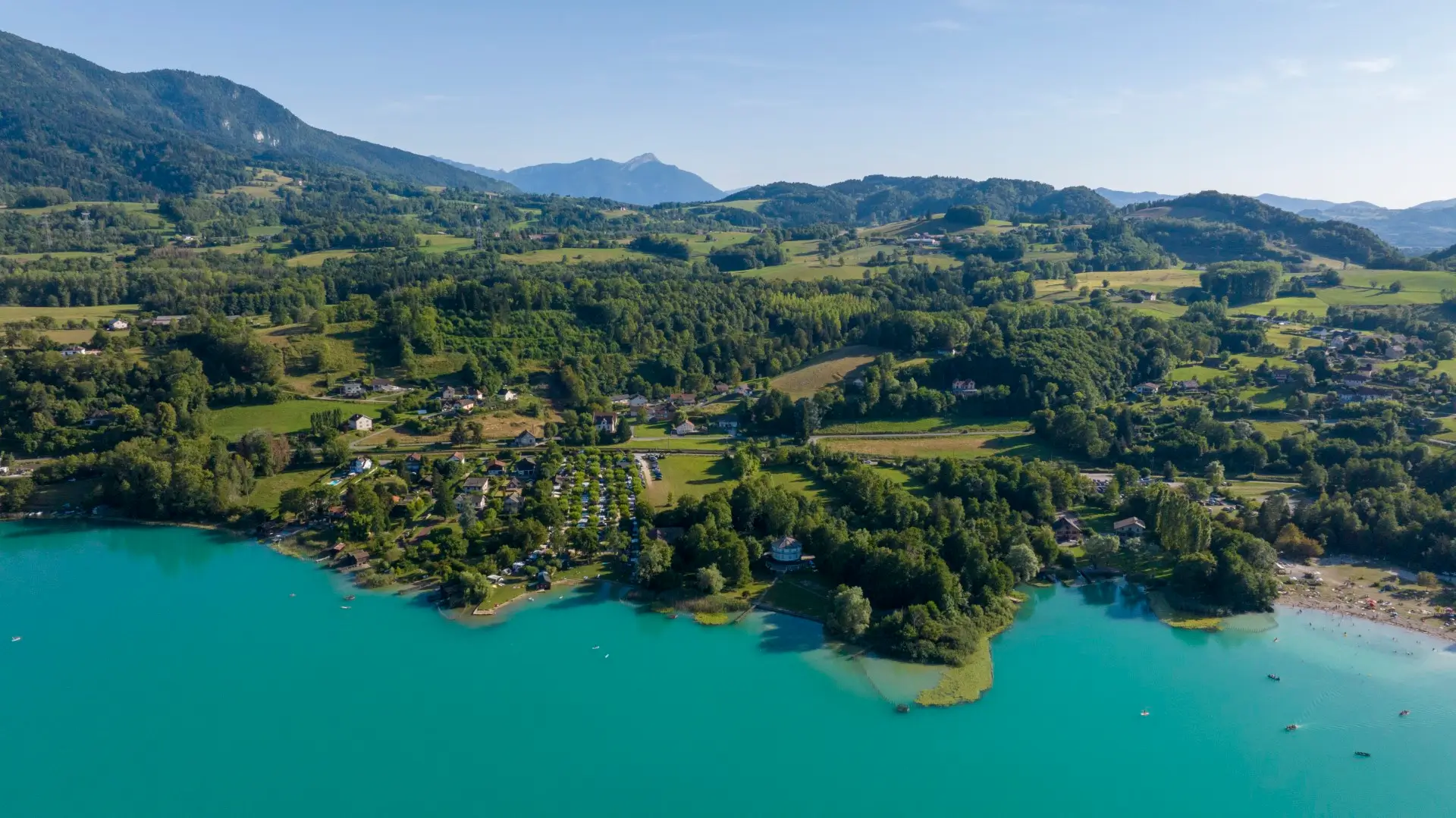 Séjour nature à Huttopia Domaine du Lac, au lac d’Aiguebelette